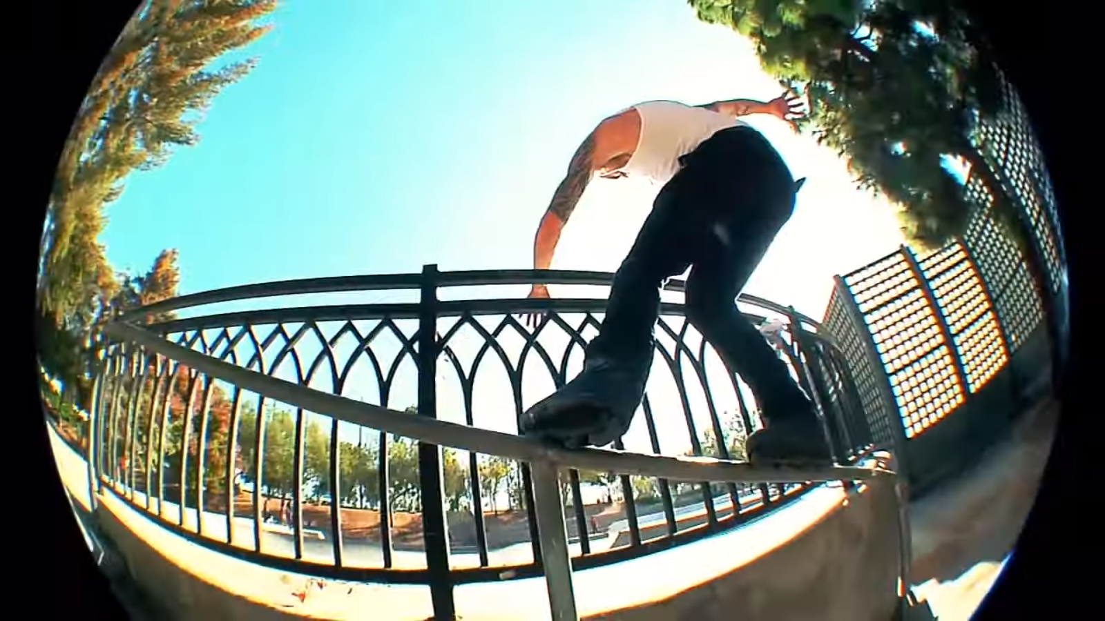 DEREK HENDERSON- RAZORS PRO SKATE PROMO – Be-Mag