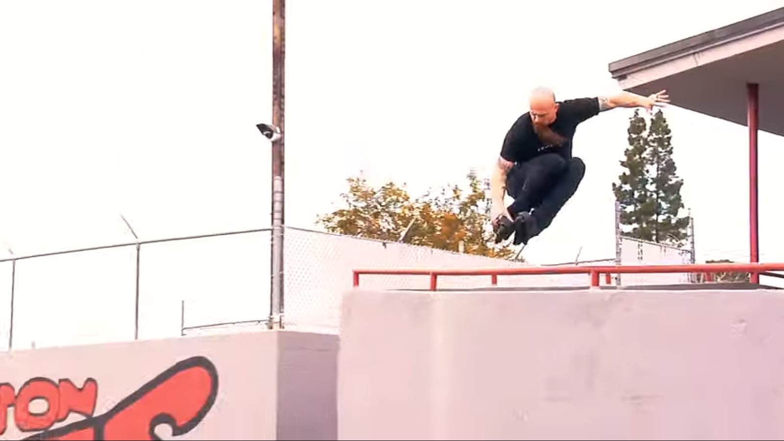 DEREK HENDERSON- RAZORS PRO SKATE PROMO – Be-Mag