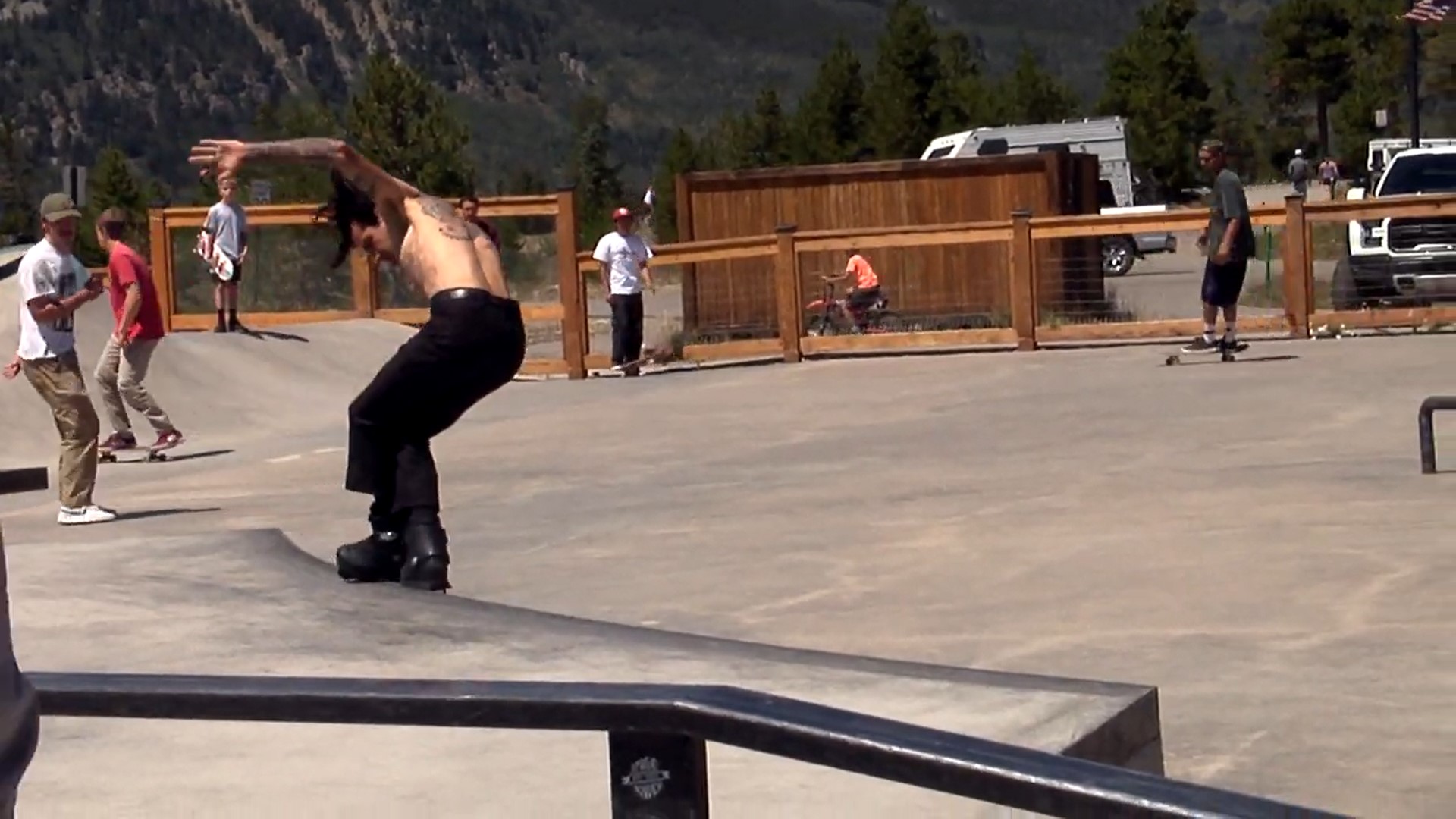 DAN ARMBRUSTER & FRIENDS AT CORT 2020 – Be-Mag