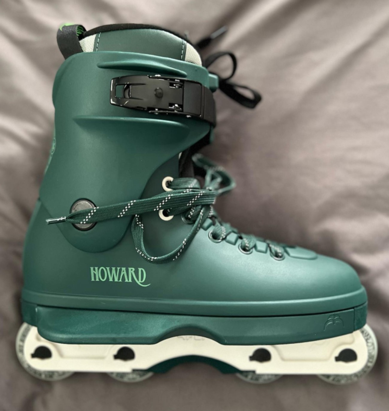 RAZORS PRESENTS JEPH HOWARD 2 SHIFT SKATE – Be-Mag